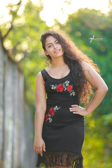ලංකාවේ සරාගීතම නිලිය Sandani fernando 2019 - Choozen