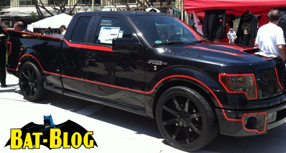 BAT - BLOG : BATMAN TOYS and COLLECTIBLES: FUN PHOTOS: Batman-Themed ...