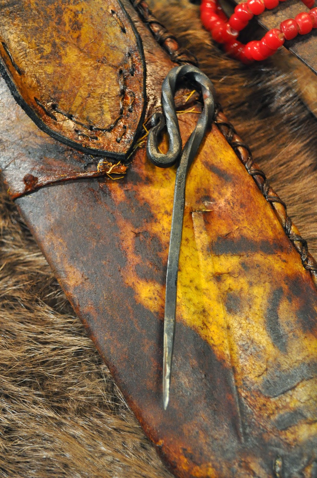 Skab Leatherworks: Mountain Man Camp Knife and Rawhide Sheath