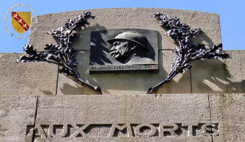 PATRIMOINE DE LORRAINE: MONTAUVILLE (54) - La Croix des Carmes