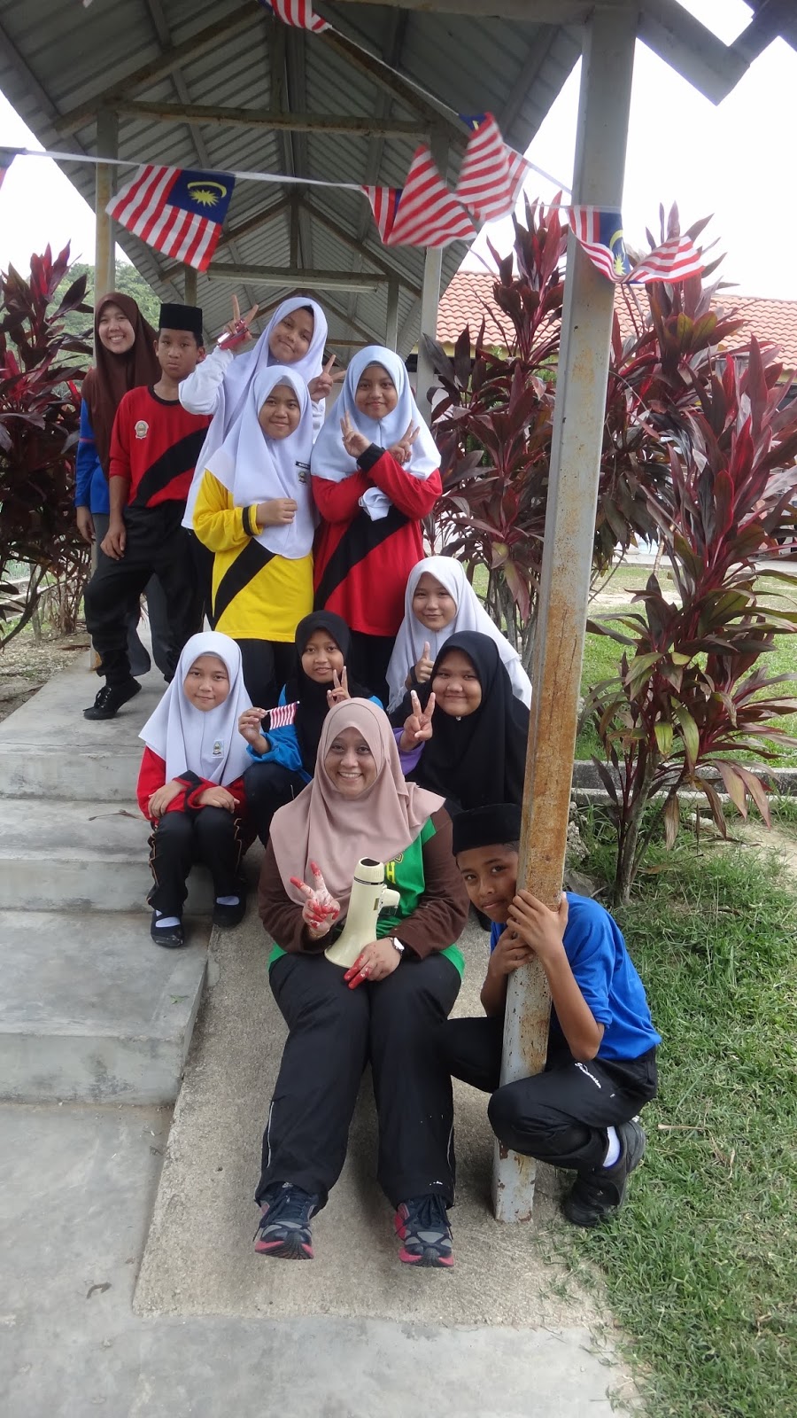 SEKOLAH RENDAH AGAMA BERSEPADU MERSING: Gotong Royong Kemerdekaan SRAB ...