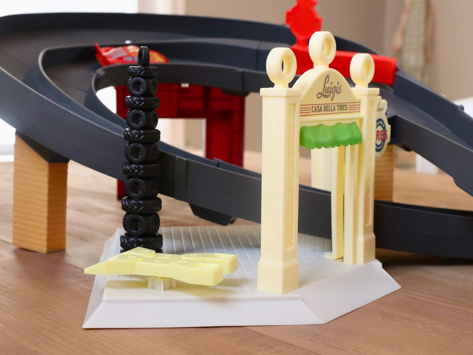 Dan the Pixar Fan: Cars: "Race Around Radiator Springs" Motorized Track ...