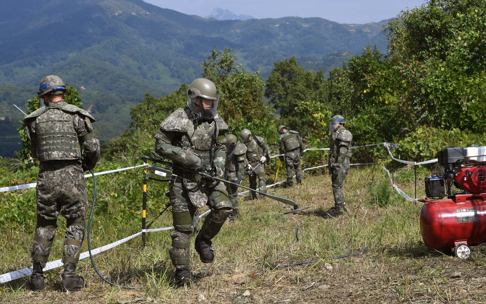 ROK Defense: South Korea begins demining operation within the DMZ
