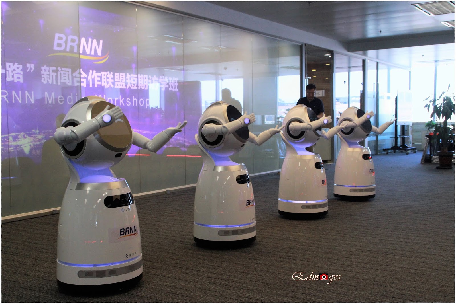 Exclusive Pictures: What a Robotic welcome