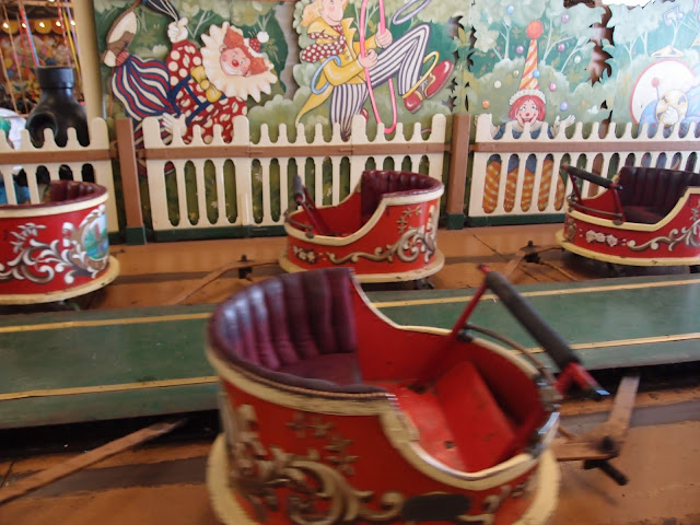 Bayern Kurve Blog: Trimper's Rides - The Historic Carousel Building