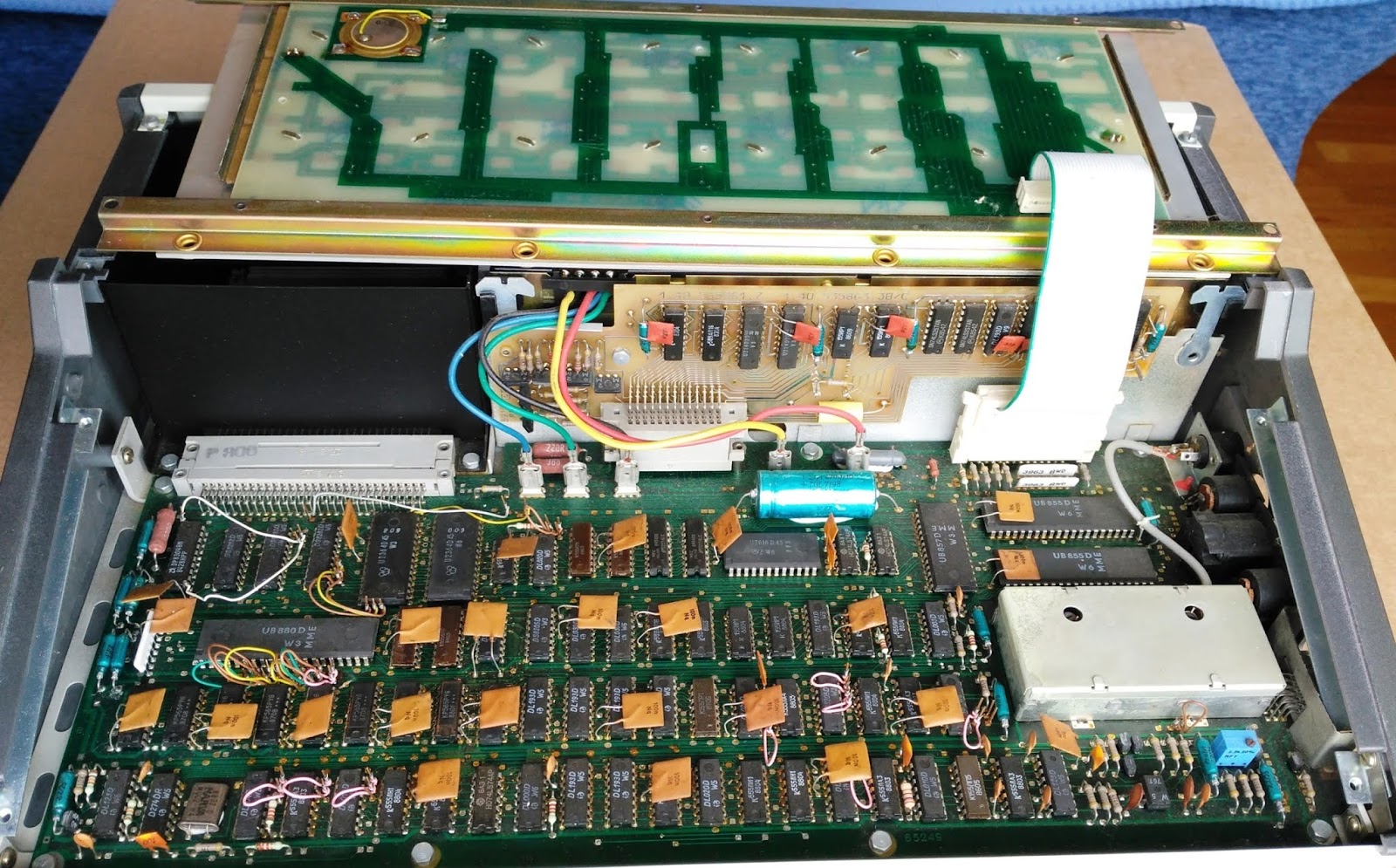 Retro Ordenadores Orty: Ordenador Robotron KC 87 (versión KC 87.31) (1987)