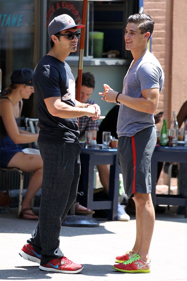 BULTOS-ADICTOS: FAMOSOS