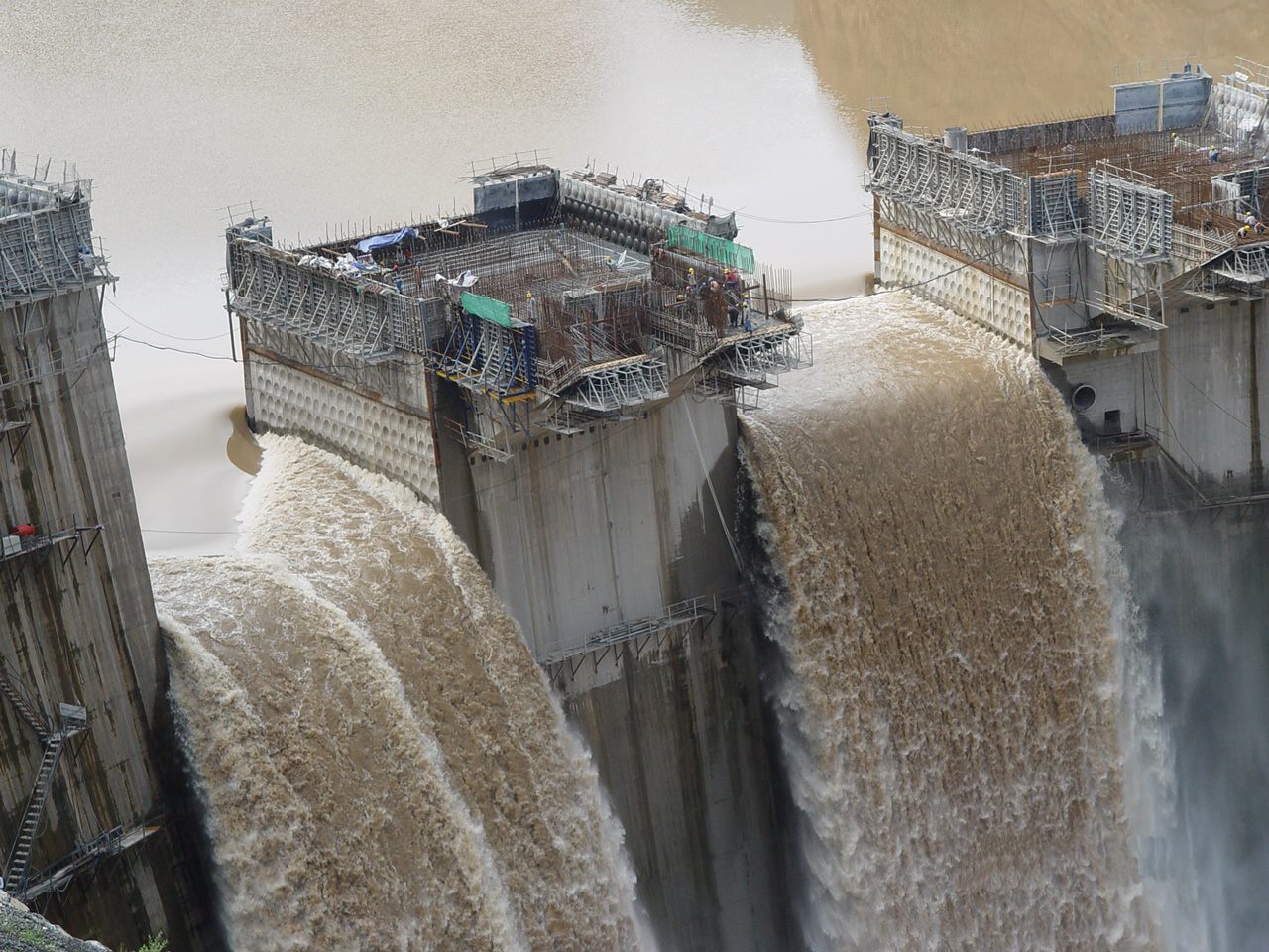 Daily Timewaster Imagine How Much That Water Weighs 