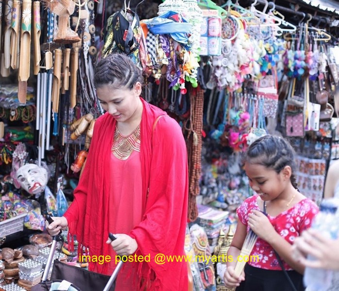 Myartiscom Myartis My Artis 14 Gambar Fasha Sandha Luang Masa Bersama Keluarga Di
