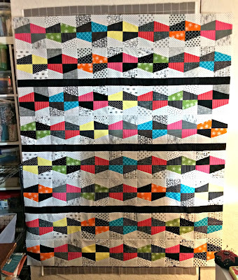 something rosemade: The Last Quilt of 2017: Splash of Color Quilt is ...