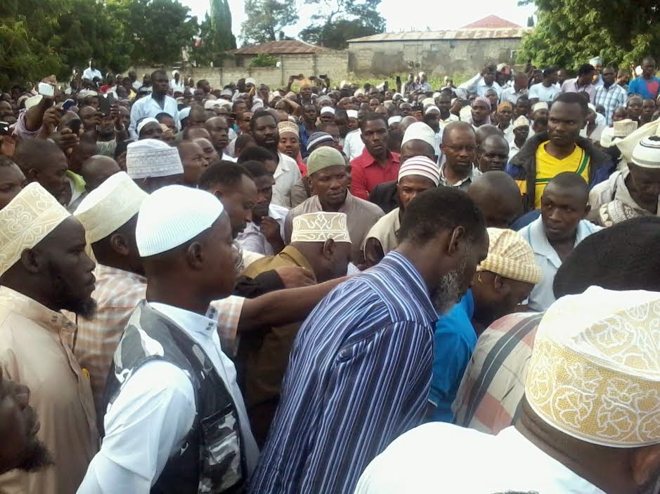 Mazishi ya Ustadh Ilunga katika picha | JamiiForums