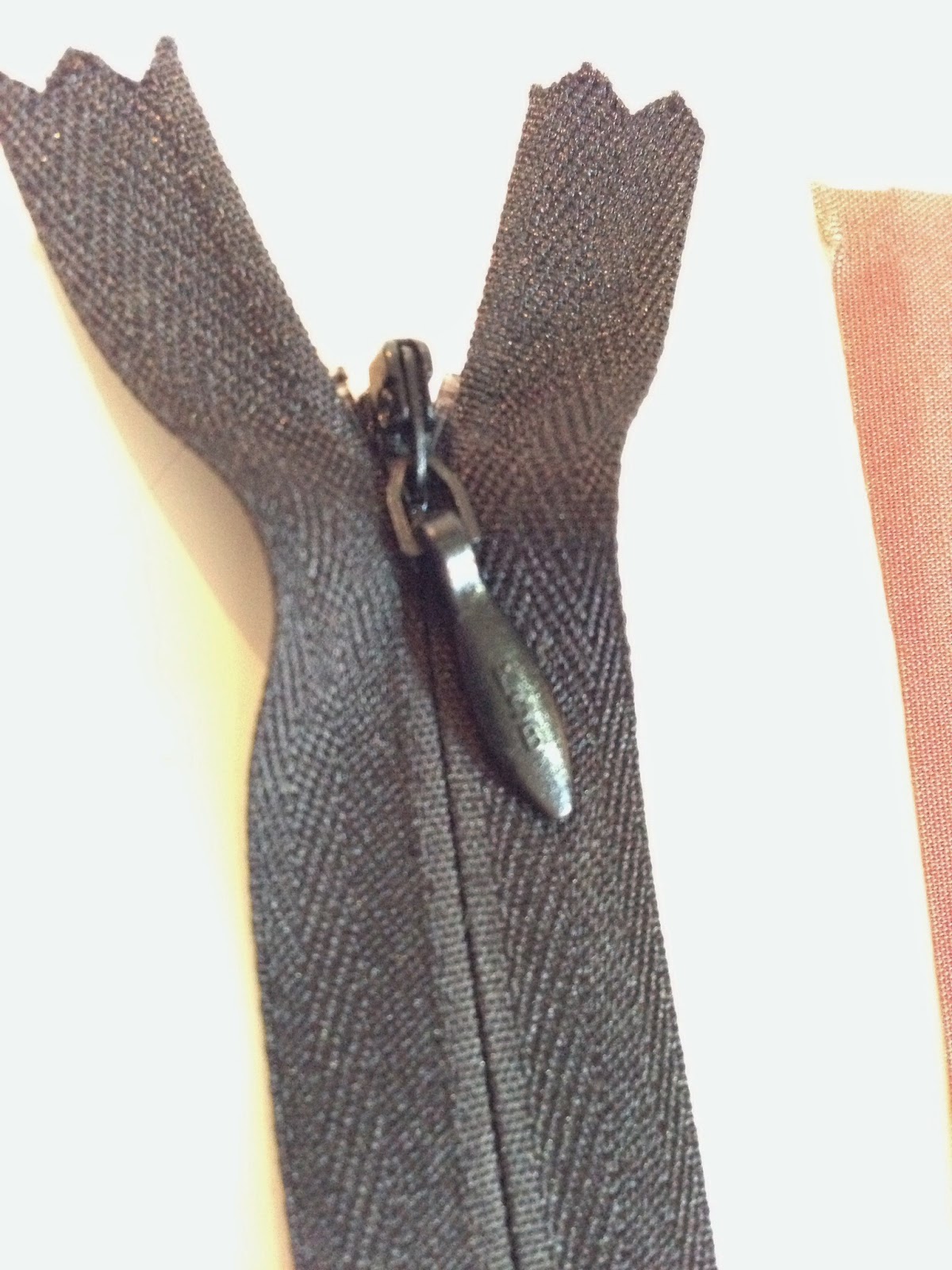 Crafty Clyde: No need to hide! How to insert a concealed zip