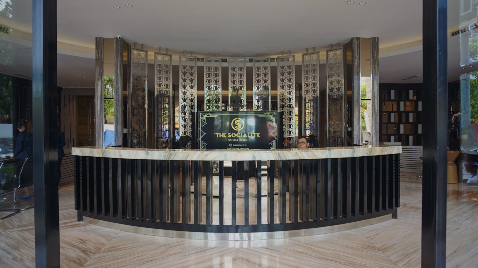 The Socialite Bistro & Lounge Surabaya (Review) | Laura Angelia