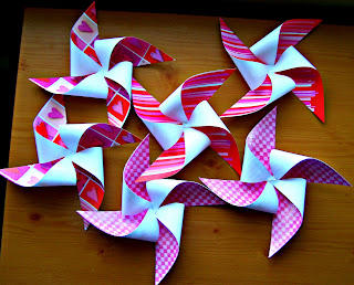 Mariah's Creations: Making Pinwheels {Tutorial}