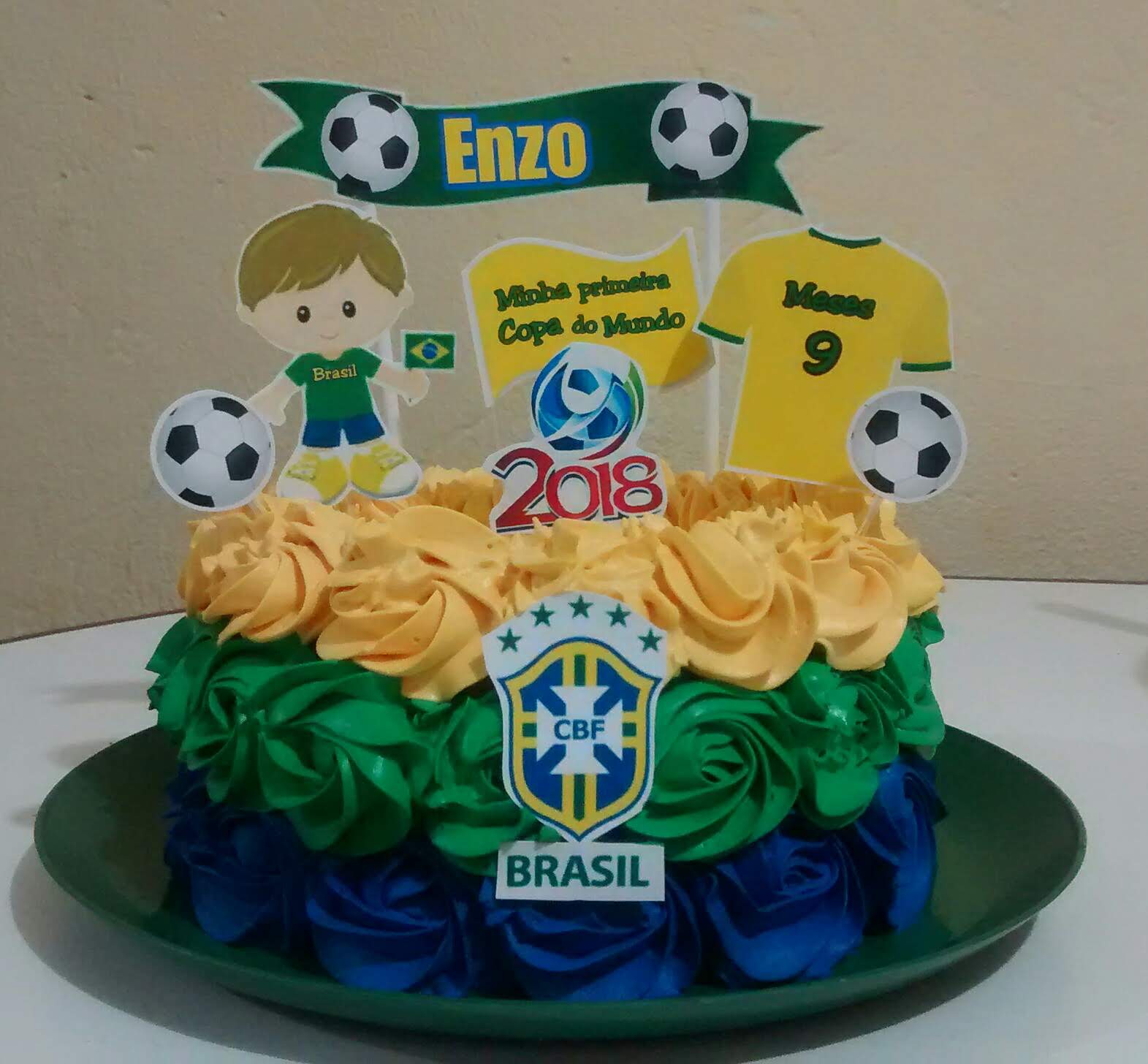 fazendo artesanato com Ines souza: BOLO PERSONALIZADO COM TOPPER