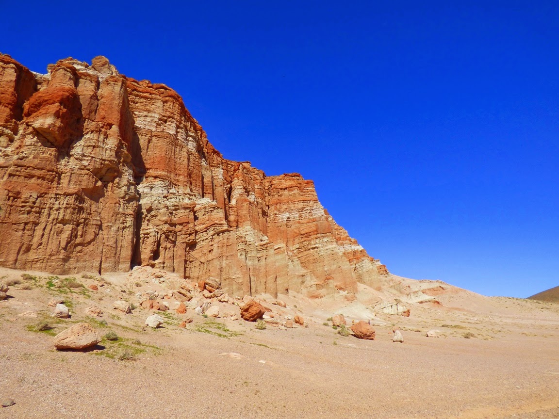 Geotripper: Barren Cliffs Reveal a Rich and Violent Past: Red Rock ...