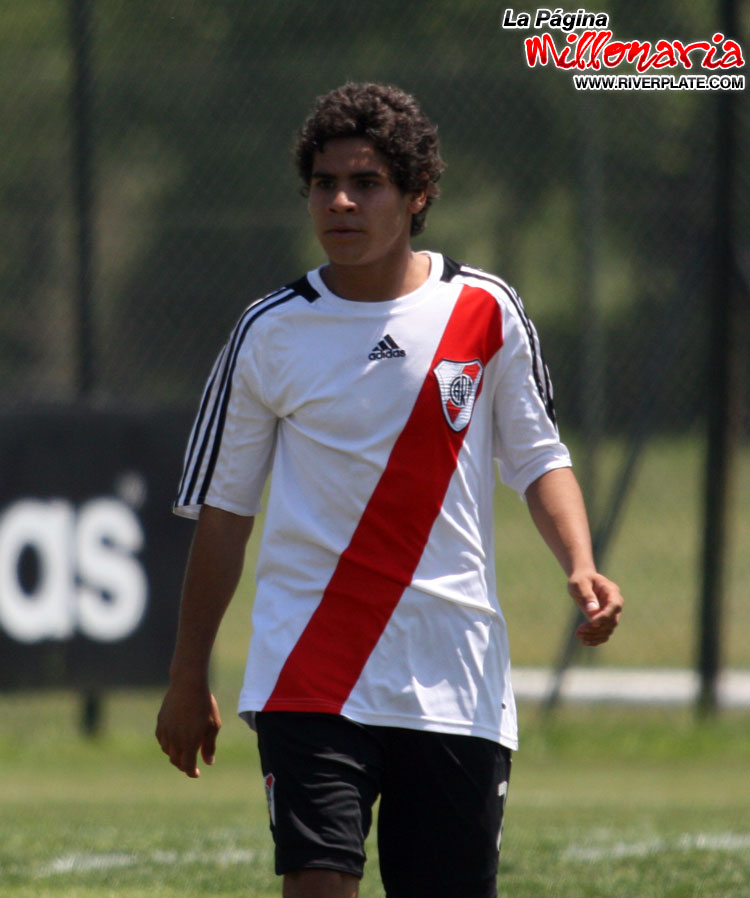 Sports Stars Blog: Daniel Alberto Villalva Barrios Pics 2012