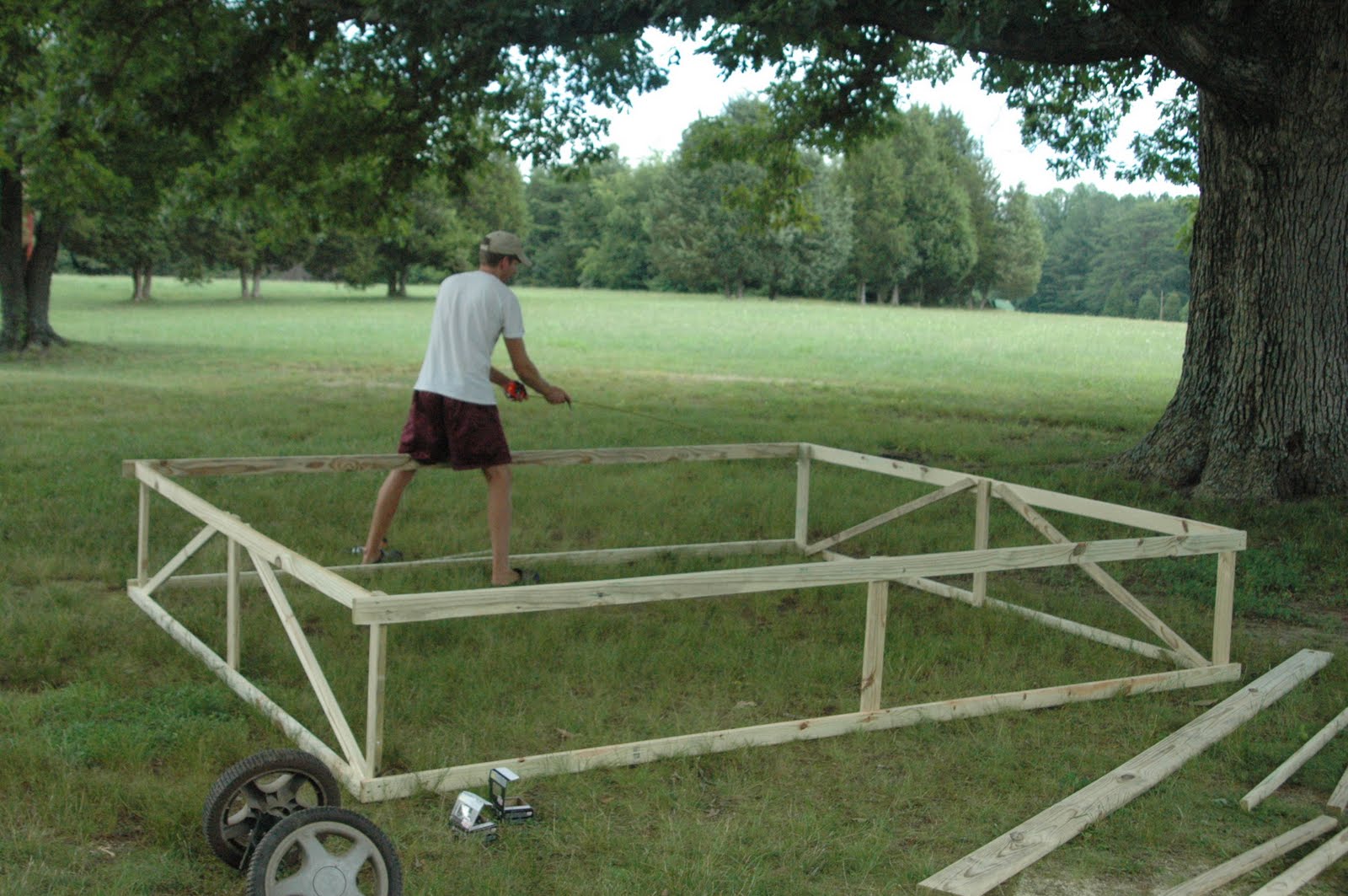 Green Legacy Farm: Broiler Pens, Polyface-Style: Green Acres Weekend Update