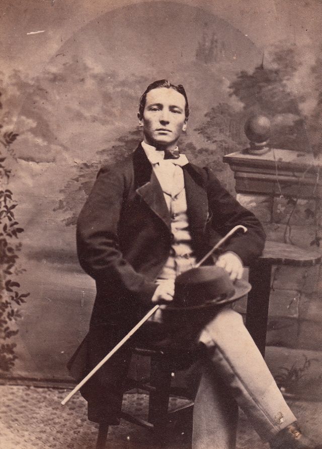 30 Vintage Photos of Victorian Men Posing With Their Canes ~ Vintage ...