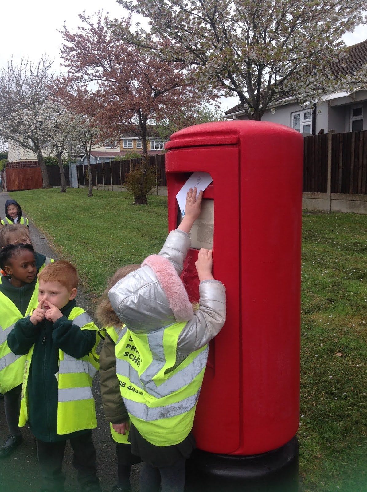 Suttons Primary School: Reception - Visit to the Post Box
