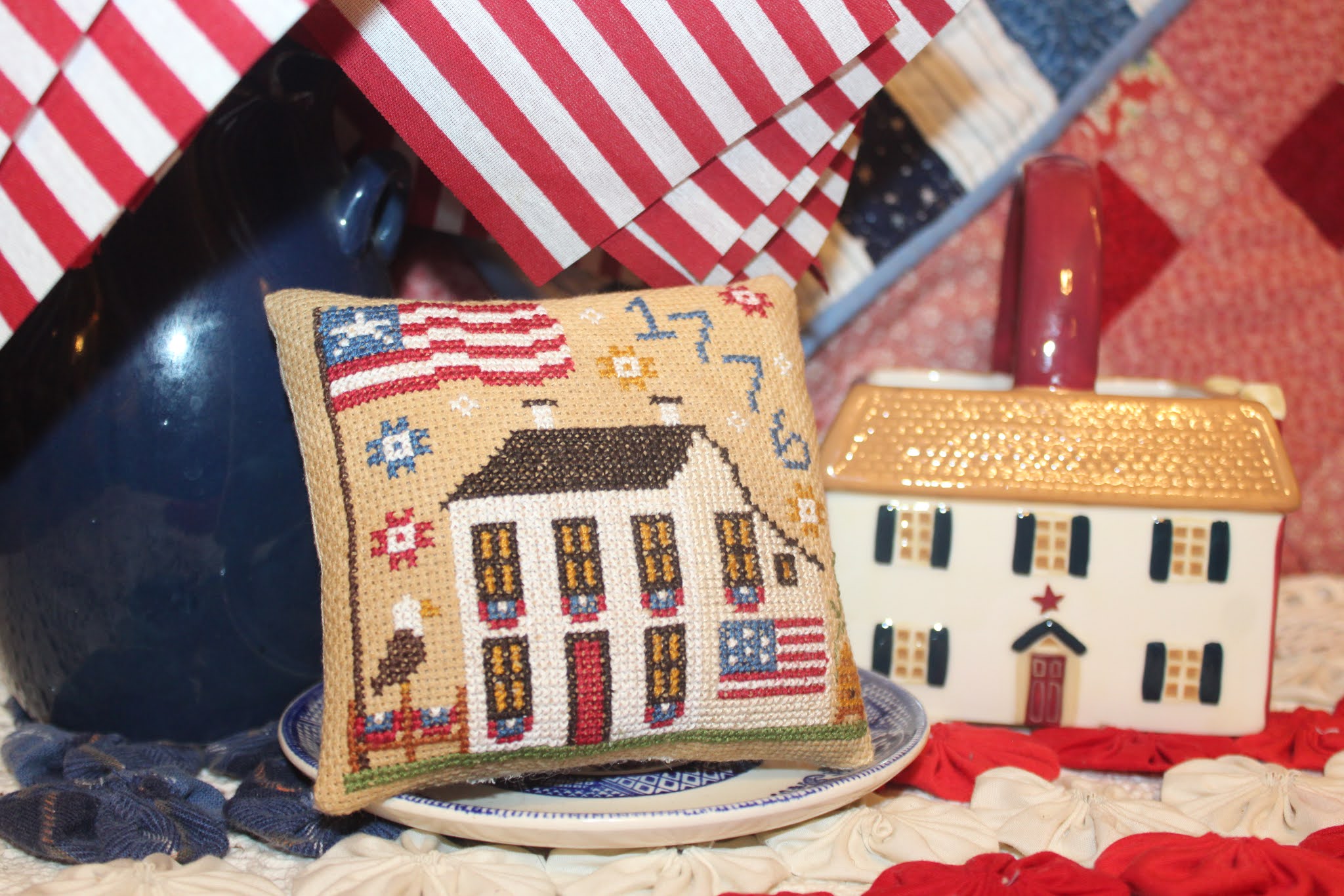 Pinker n Punkin Quilting & Stitching: Sarah Jane's 1776 Saltbox- A Patriotic Freebie