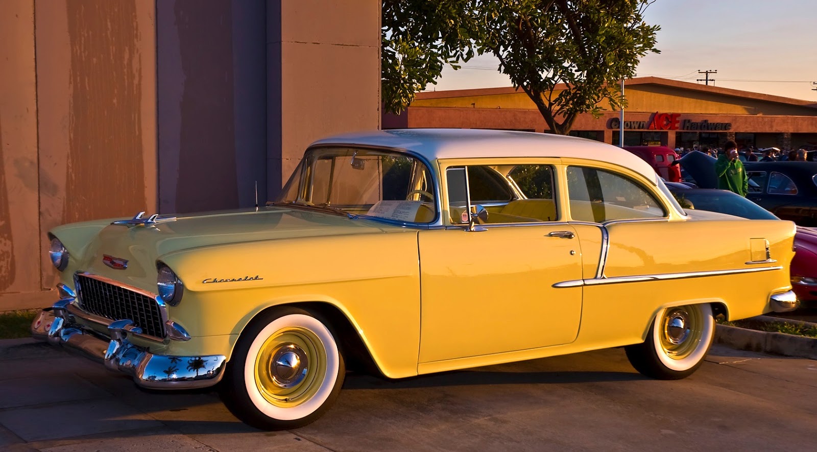 Stāsti par autobūves vēsturi: Spurainās astes: kosmosa ēras auto