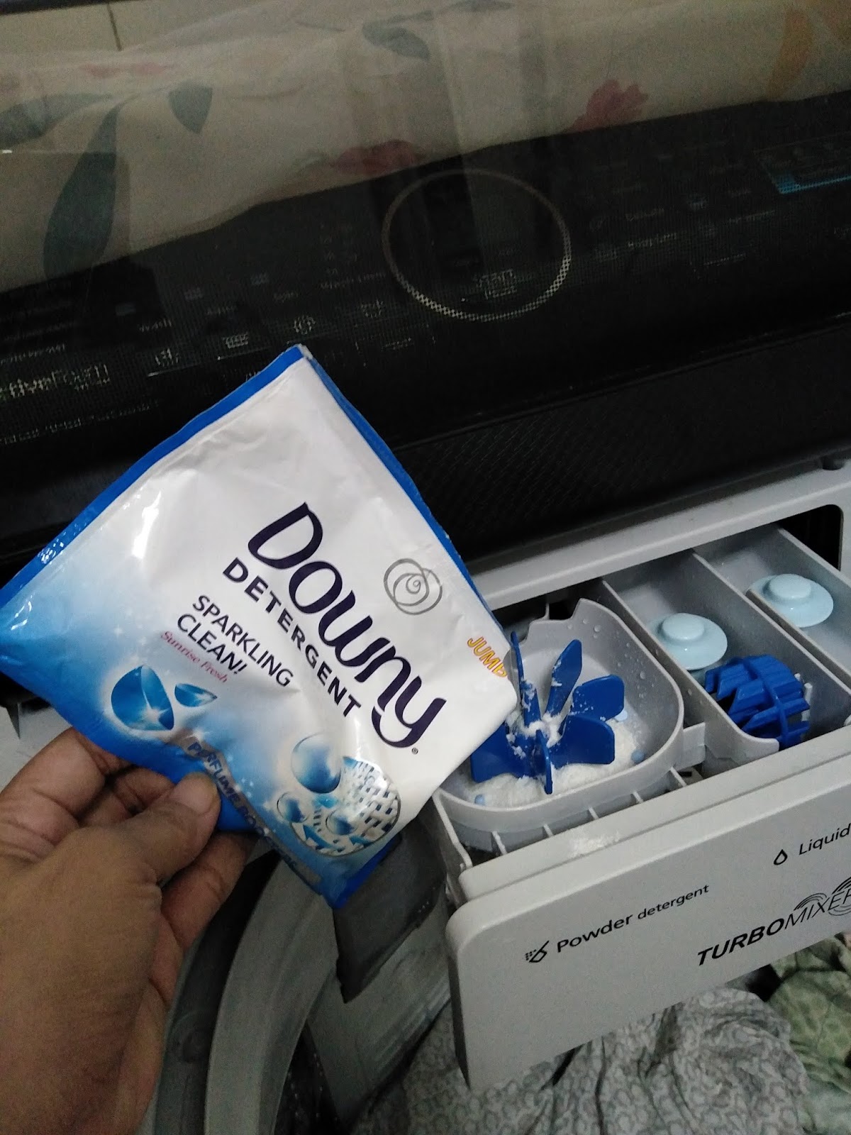 Forever Clean and Fresh with New Downy Detergent