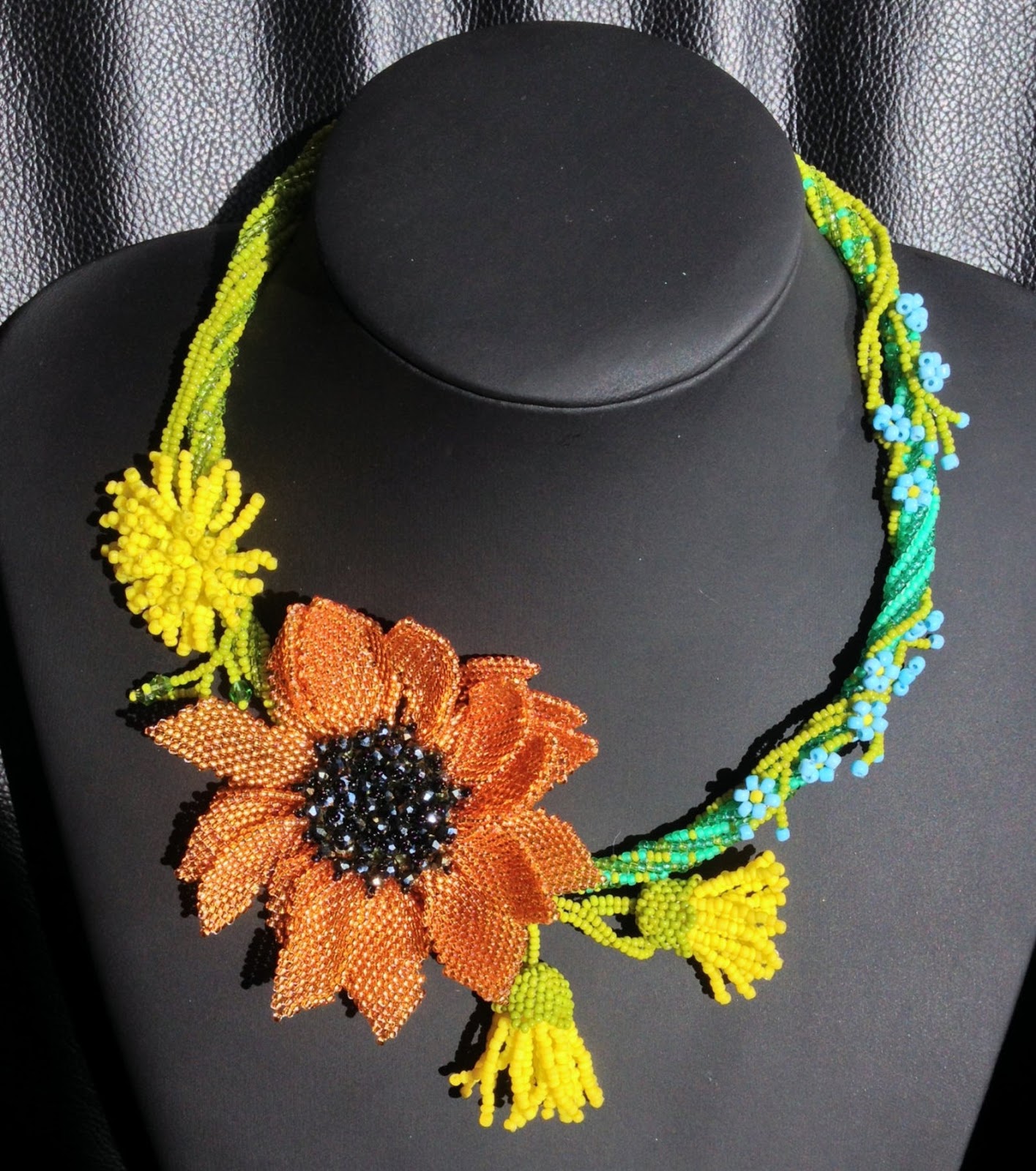 Gemplusleather's Beadwork Flower Tutorial Giveaway / The Beading Gem