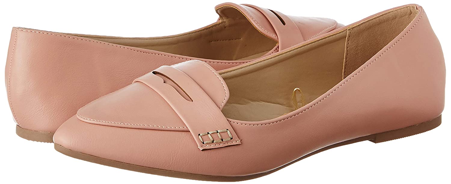 Top 5 Shoe Styles for Short Women