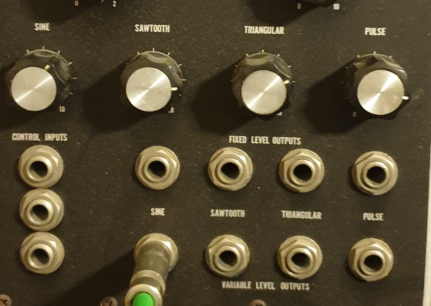 JonDent - Exploring Electronic Music: Moog Modular - 901 VCO