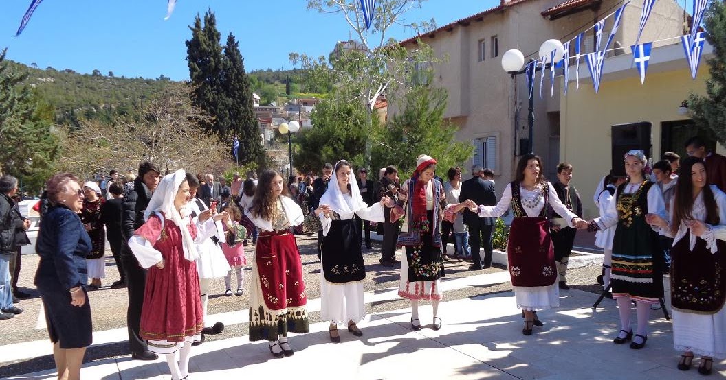 Karapanagos : ΠΑΡΑΔΟΣΙΑΚΟΙ ΧΟΡΟΙ ΠΑΙΔΙΩΝ ΓΥΜΝΑΣΙΟΥ ΠΕΡΑΧΩΡΑΣ ΓΙΑ ΤΟΝ ...