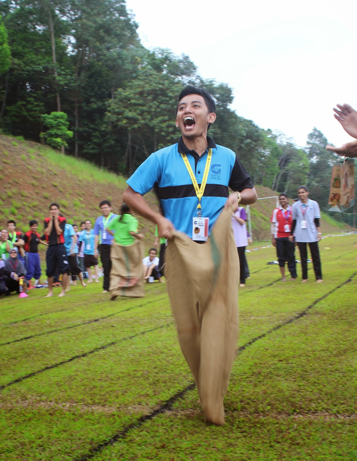 paanzainudin: KARNIVAL PERMAINAN TRADISIONAL