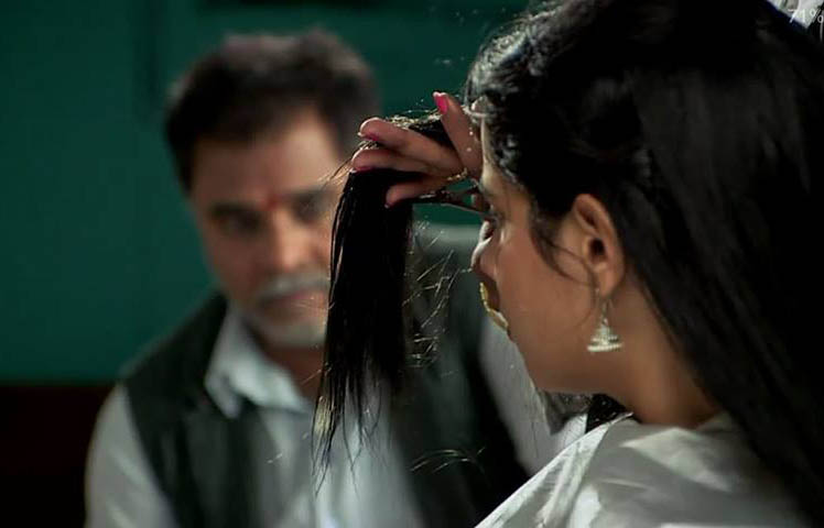 Hindi serial hair cut scene images - Village Barber Stories