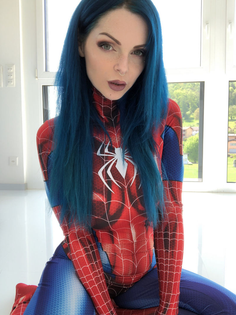 foto bokep cewek toket gede bertato cosplay spiderman - Payudara Toket Gede