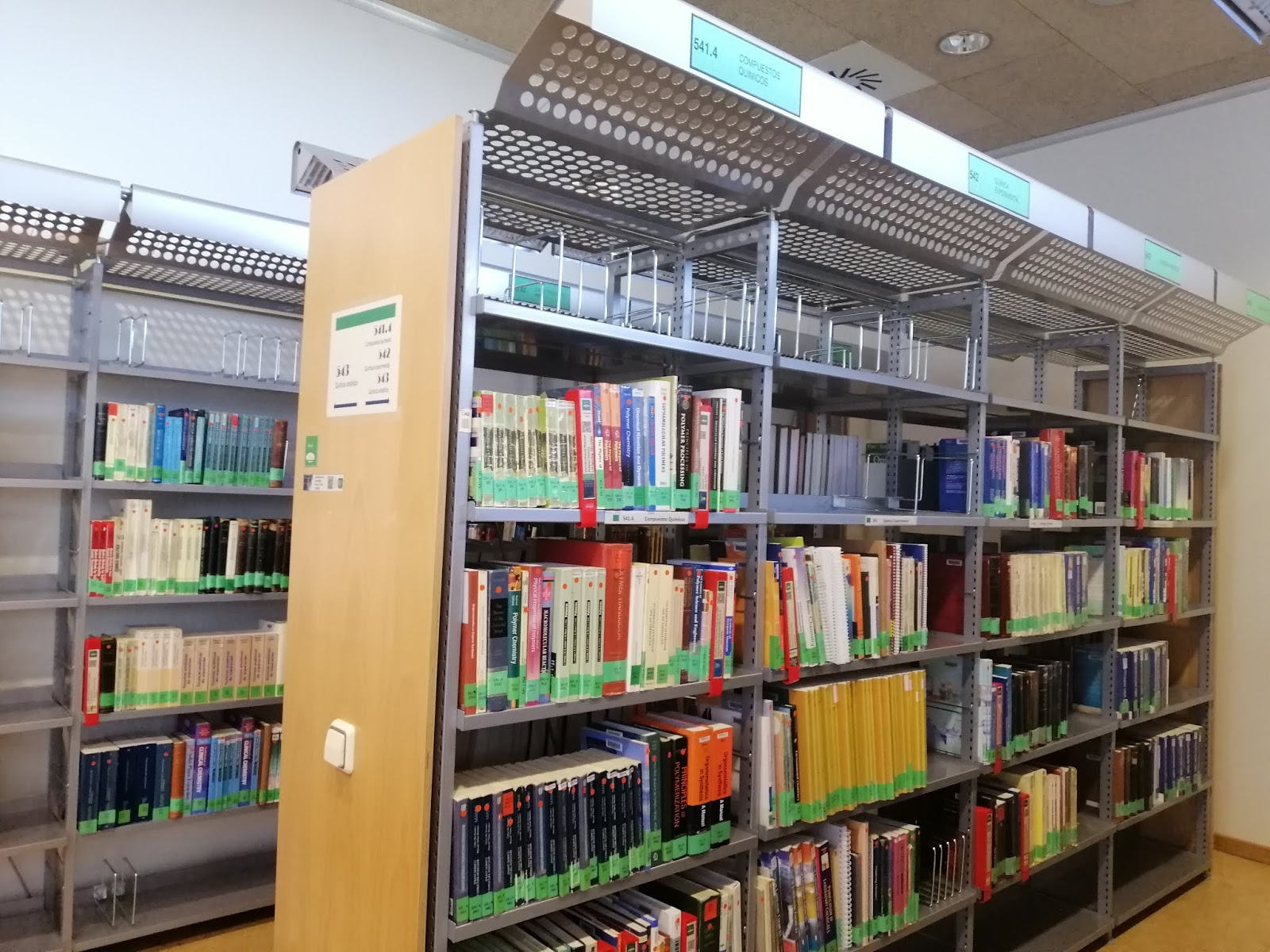 Reorganizacion de la colección bibliográfica de la Biblioteca de ...