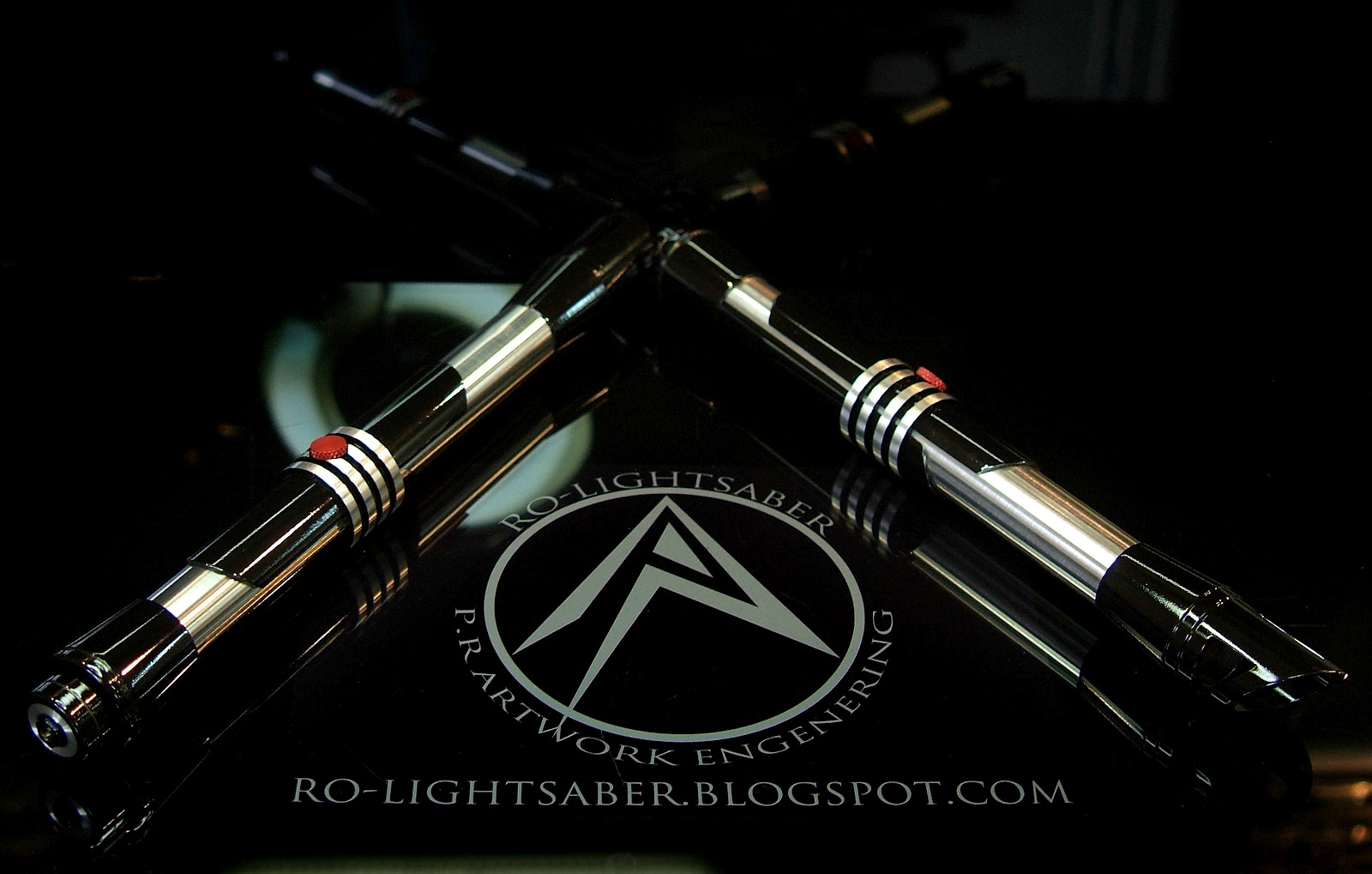 RO-LIGHTSABERS: Starkiller TFU2 Lightsaber