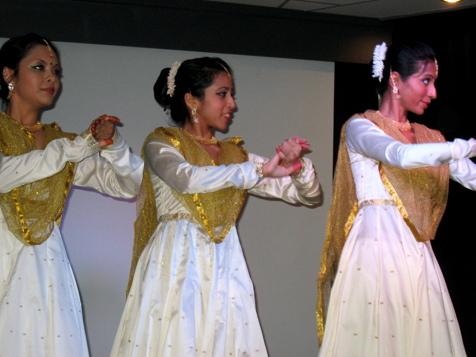 Keats The Sunshine Girl: Khatak Dance