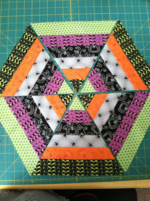 Quilt Today: Spider Web Table Topper - Quilt Tutorial