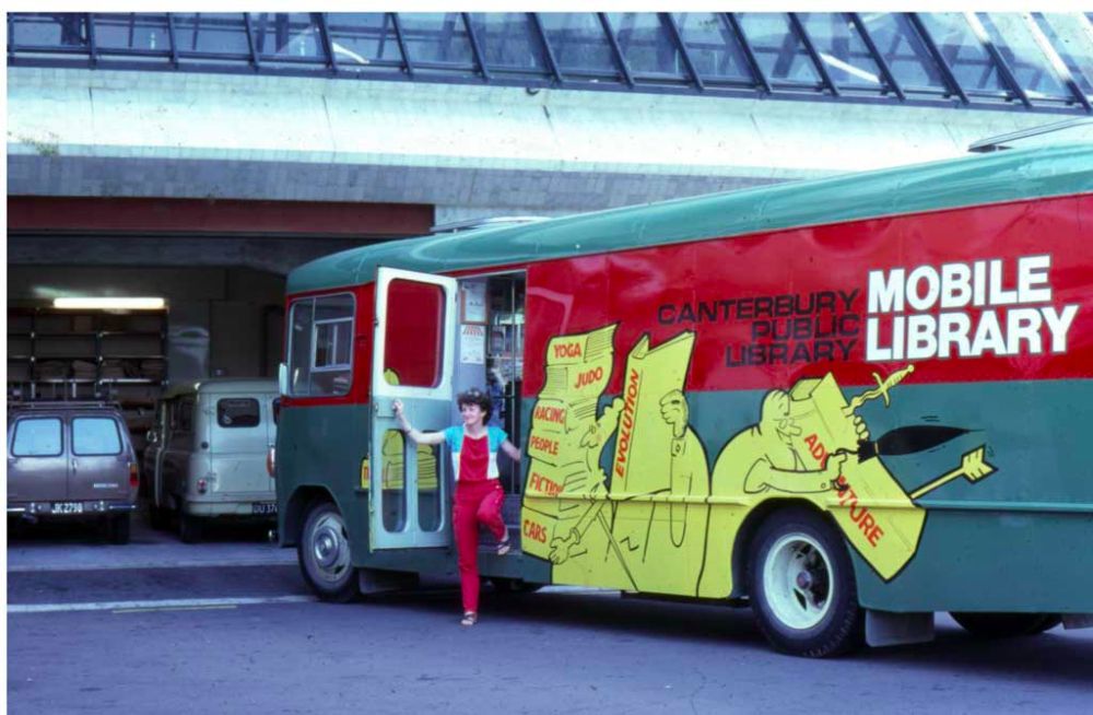 Long Before Amazon, There Were Bookmobiles! These 30 Libraries-on ...
