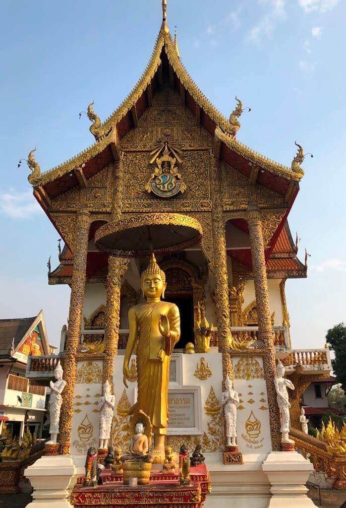 Wat Buppharam - Chiang Mai VIAJAR é alargar os nossos horizontes ...