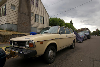 OLD PARKED CARS.: 1979 Subaru DL Wagon.
