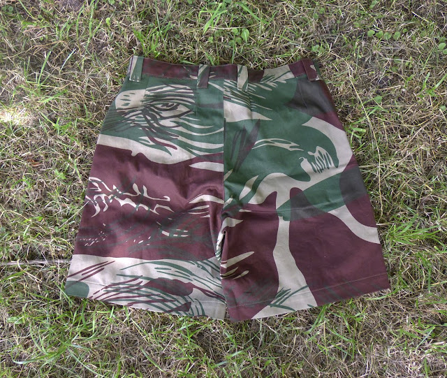 Benedek Sewing Area: Krótkie spodnie w rodezyjskim kamuflażu ...