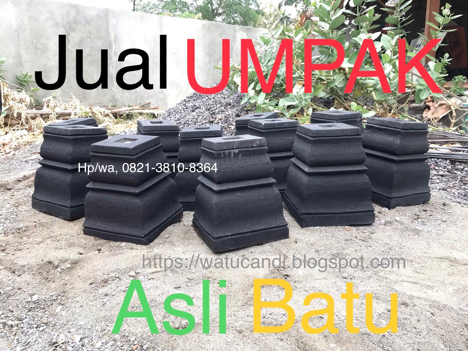 Pengrajin Umpak Batu Alas bangunan Kayu