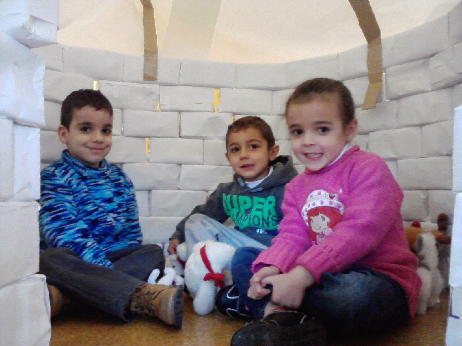 GRANDES PEQUES: CONSTRUIMOS UN IGLÚ