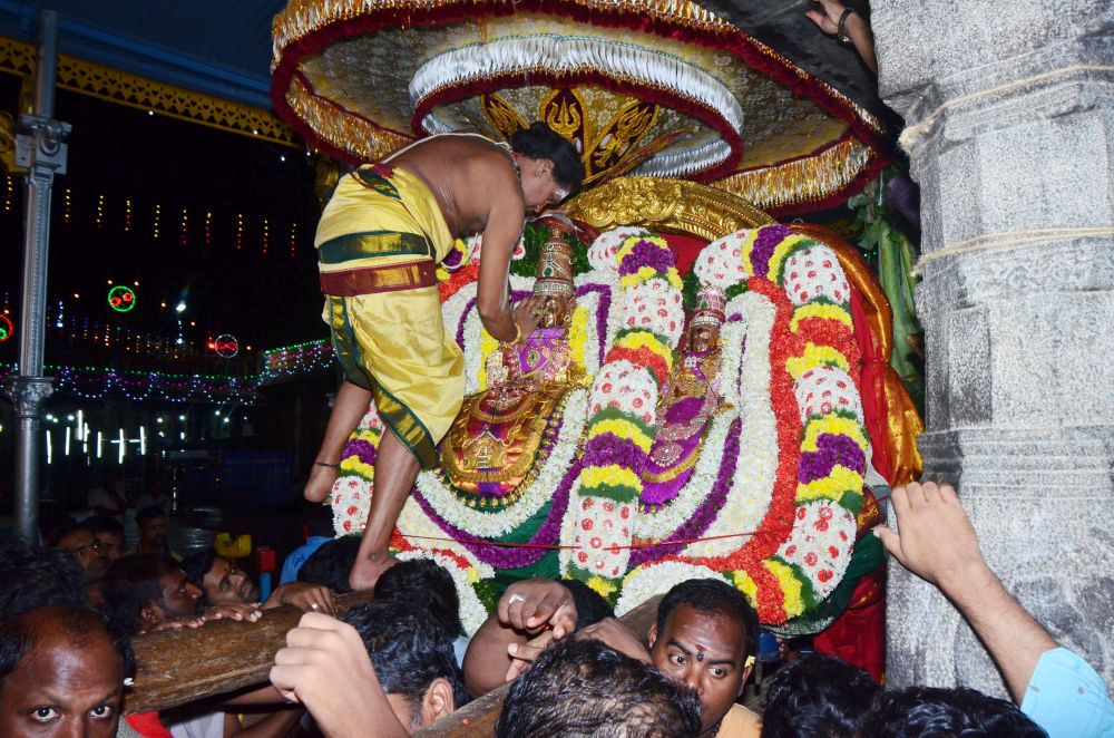 2017 Arunachala Karthigai Festival: Day 8. Night—Lord Somaskanda on Big ...