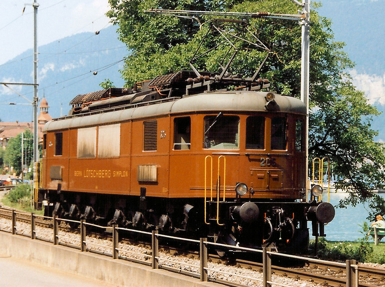 SL Train - දුම්රිය
