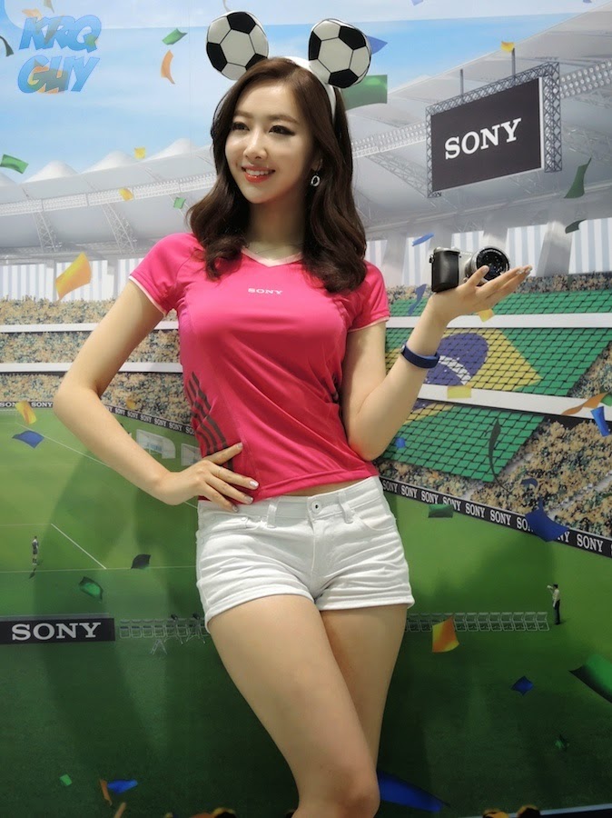 FinlandCar.com: Shin Hae Ri Queen Advertisement