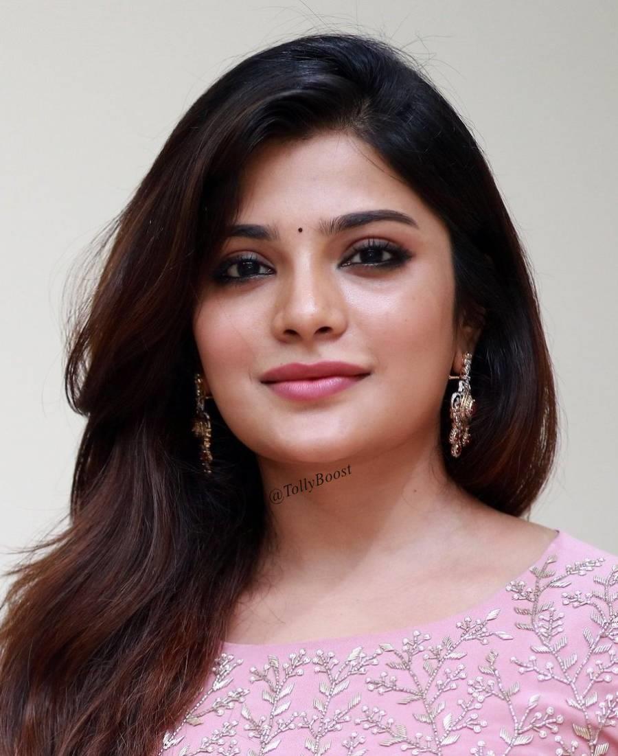 Beautiful Indian Girl Aathmika Long Hair Smiling Face Closeup beautiful-indian-girl-aathmika-long-hair-smiling-face-closeup