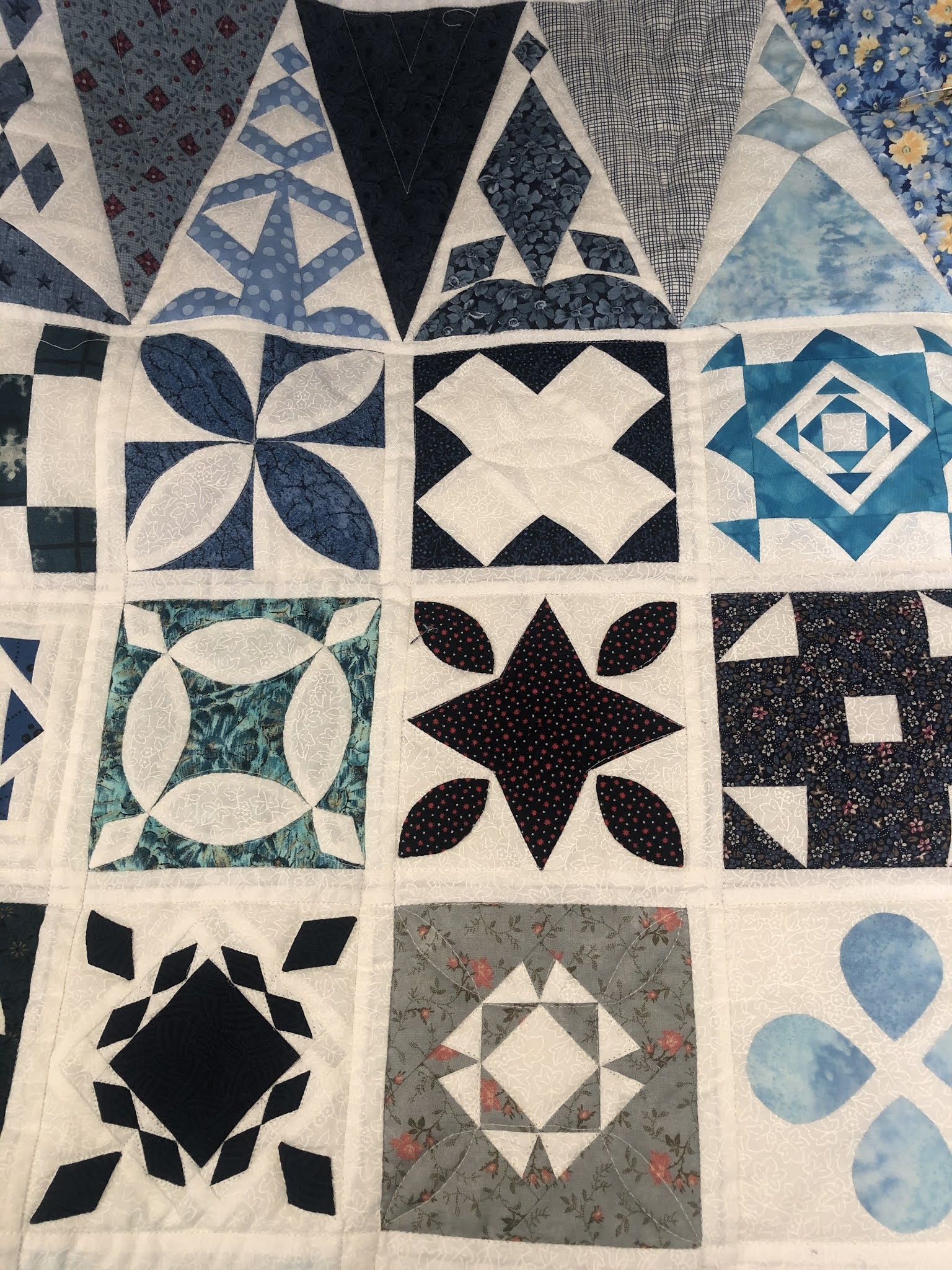 PamelaQuilts: Column 8 Quilting