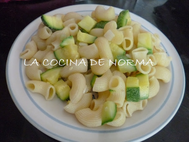 PASTA DE CODITOS CON CALABACITAS - La Cocina de Norma